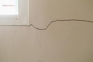Identifying Foundation Damage: Top Warning Signs and What They Indicate ...